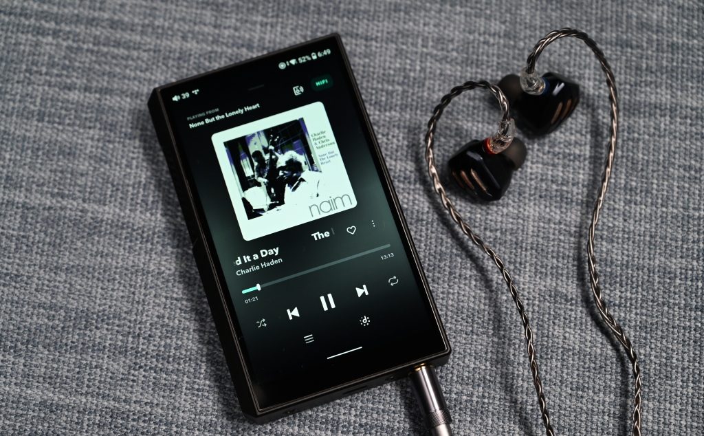 Những hình ảnh thực tế của combo máy nghe nhạc Fiio M11S và tai nghe in-ear FH7S - Vinyl Sài Gòn